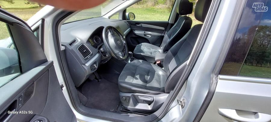 Pelēks Volkswagen Sharan 2012 Prienai, ar dzinēja tilpumu 2.00 L un nobraukumu 297 tūkst. km par 7600 €, foto 12 vietnē AUTOMOTO.COM.LV