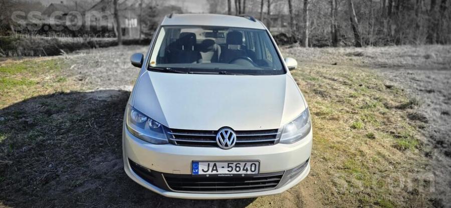 Grey Volkswagen Sharan 2012 in Kuldiga, with an engine capacity of 2.00 L and mileage of 354 thousand km for 4899 €, photo 4 on AUTOMOTO.COM.LV