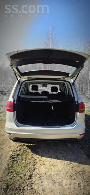 Grey Volkswagen Sharan 2012 in Kuldiga, with an engine capacity of 2.00 L and mileage of 354 thousand km for 4899 €, photo 10 on AUTOMOTO.COM.LV
