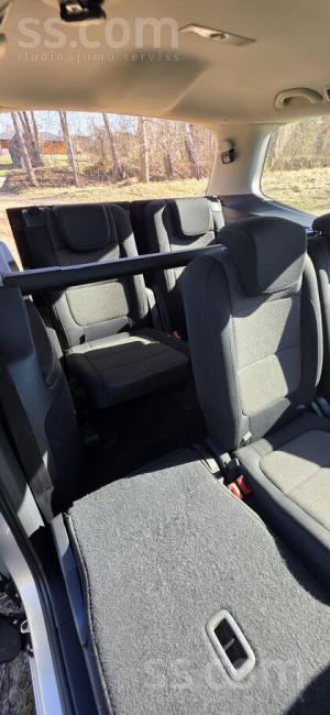Grey Volkswagen Sharan 2012 in Kuldiga, with an engine capacity of 2.00 L and mileage of 354 thousand km for 4899 €, photo 15 on AUTOMOTO.COM.LV