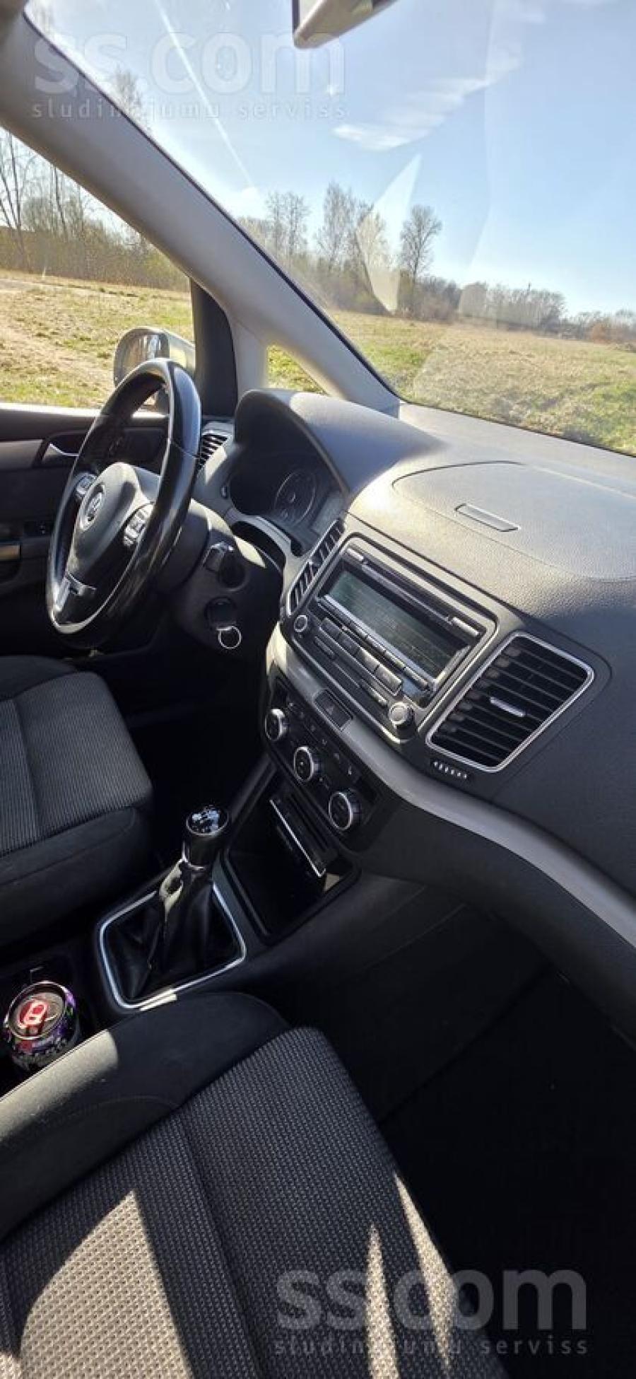 Grey Volkswagen Sharan 2012 in Kuldiga, with an engine capacity of 2.00 L and mileage of 354 thousand km for 4899 €, photo 19 on AUTOMOTO.COM.LV