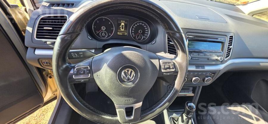 Grey Volkswagen Sharan 2012 in Kuldiga, with an engine capacity of 2.00 L and mileage of 354 thousand km for 4899 €, photo 25 on AUTOMOTO.COM.LV