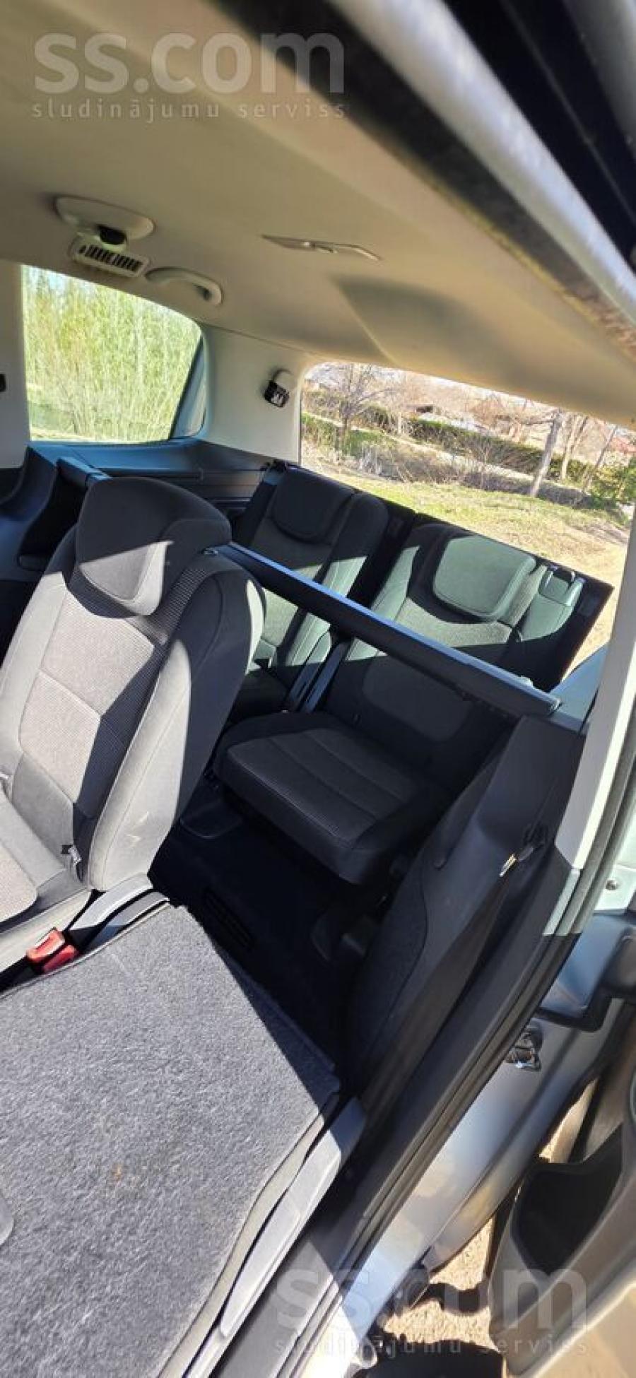 Grey Volkswagen Sharan 2012 in Kuldiga, with an engine capacity of 2.00 L and mileage of 354 thousand km for 4899 €, photo 30 on AUTOMOTO.COM.LV
