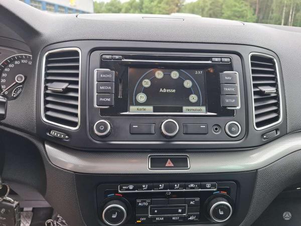 Pelēks Volkswagen Sharan 2012 Radviliškis, ar dzinēja tilpumu 2.00 L un nobraukumu 224 tūkst. km par 6900 €, foto 6 vietnē AUTOMOTO.COM.LV