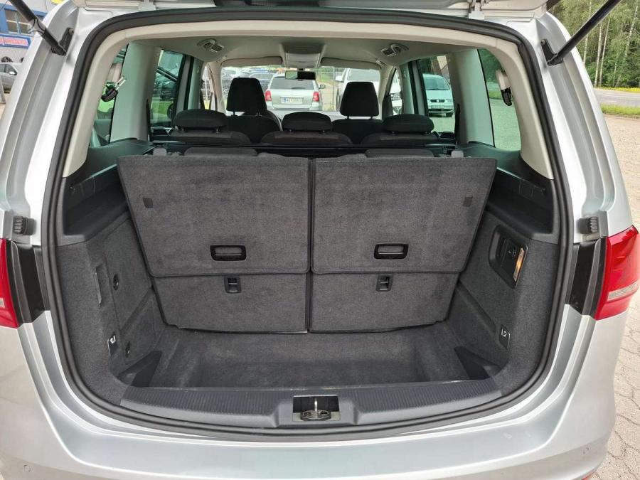Pelēks Volkswagen Sharan 2012 Radviliškis, ar dzinēja tilpumu 2.00 L un nobraukumu 224 tūkst. km par 6900 €, foto 19 vietnē AUTOMOTO.COM.LV