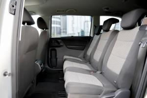 Серый Фольксваген Шаран 2012 в Рига, объемом двигателя 1.40 л и пробегом 207 тыс. км за 8950 €, фото 10 на AUTOMOTO.COM.LV