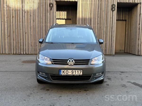 Volkswagen Sharan 2012 in Riga on AUTOMOTO.COM.LV Grey Volkswagen Sharan 2012 in Riga, with an engine capacity of 2.00 L and mileage of 241 thousand km for 7000 €, photo 1 on AUTOMOTO.COM.LV