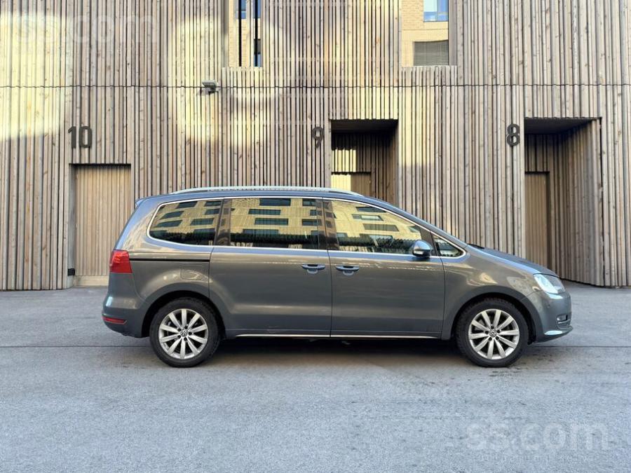 Grey Volkswagen Sharan 2012 in Riga, with an engine capacity of 2.00 L and mileage of 241 thousand km for 7000 €, photo 4 on AUTOMOTO.COM.LV