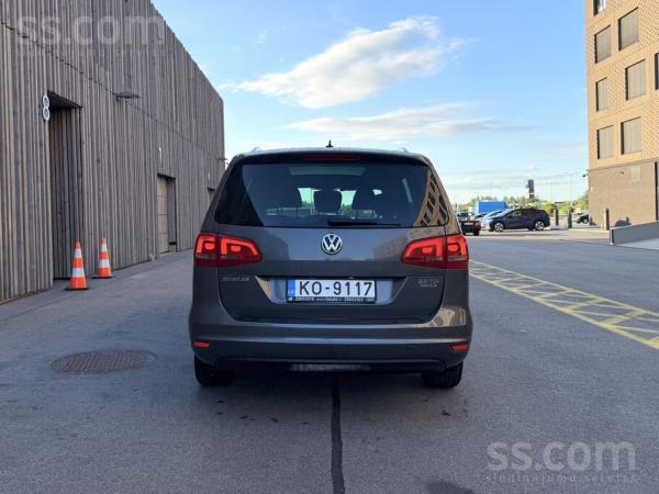 Volkswagen Sharan 2012 in Riga on AUTOMOTO.COM.LV Grey Volkswagen Sharan 2012 in Riga, with an engine capacity of 2.00 L and mileage of 241 thousand km for 7000 €, photo 5 on AUTOMOTO.COM.LV