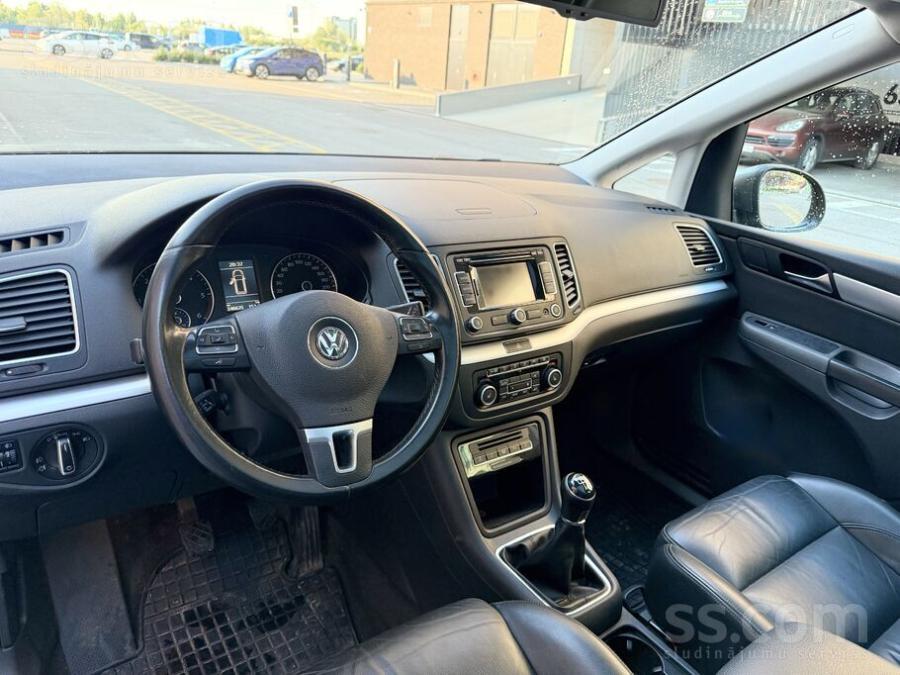 Grey Volkswagen Sharan 2012 in Riga, with an engine capacity of 2.00 L and mileage of 241 thousand km for 7000 €, photo 8 on AUTOMOTO.COM.LV