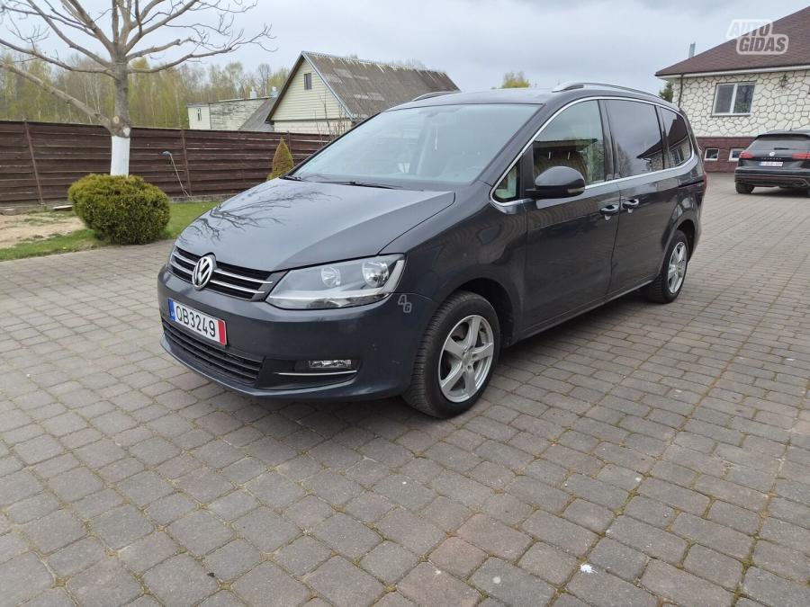 Grey Volkswagen Sharan 2012 in Utena, with an engine capacity of 2.00 L and mileage of 365 thousand km for 4650 €, photo 1 on AUTOMOTO.COM.LV