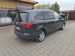 Grey Volkswagen Sharan 2012 in Utena, with an engine capacity of 2.00 L and mileage of 365 thousand km for 4650 €, photo 9 on AUTOMOTO.COM.LV