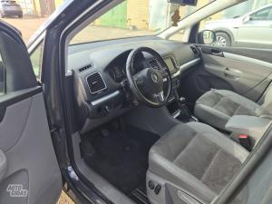 Grey Volkswagen Sharan 2012 in Utena, with an engine capacity of 2.00 L and mileage of 365 thousand km for 4650 €, photo 12 on AUTOMOTO.COM.LV