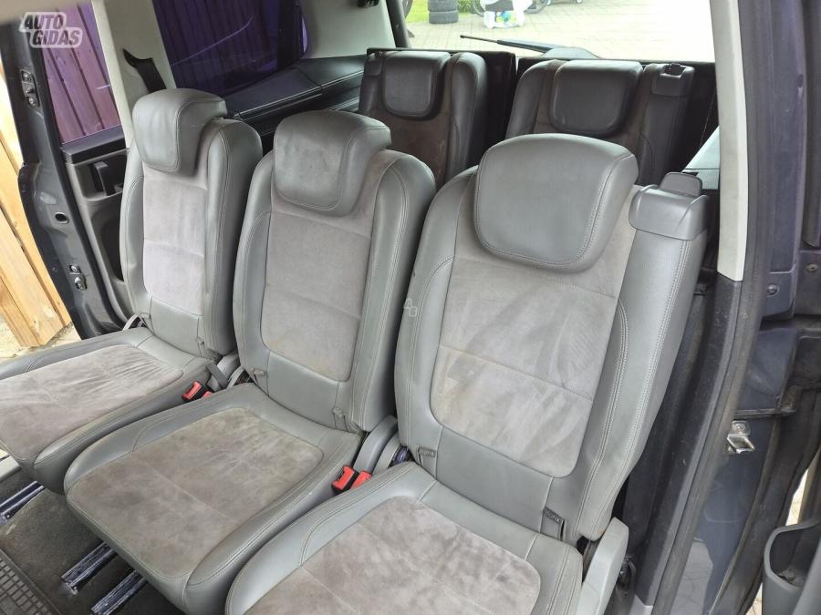 Grey Volkswagen Sharan 2012 in Utena, with an engine capacity of 2.00 L and mileage of 365 thousand km for 4650 €, photo 14 on AUTOMOTO.COM.LV