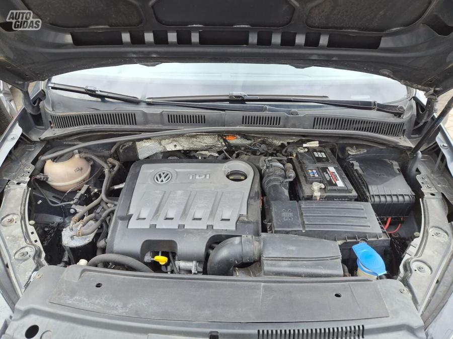 Grey Volkswagen Sharan 2012 in Utena, with an engine capacity of 2.00 L and mileage of 365 thousand km for 4650 €, photo 15 on AUTOMOTO.COM.LV