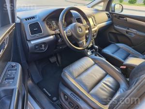 Pelēks Volkswagen Sharan 2012 Daugavpils, ar dzinēja tilpumu 2.00 L un nobraukumu 250 tūkst. km par 8250 €, foto 15 vietnē AUTOMOTO.COM.LV