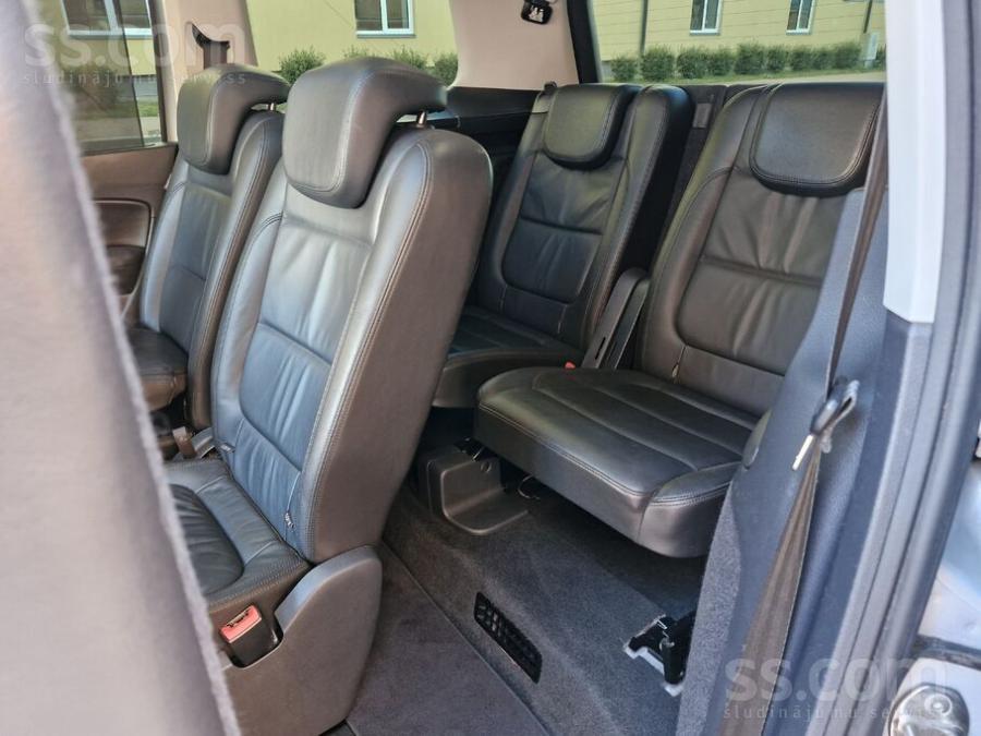 Pelēks Volkswagen Sharan 2012 Daugavpils, ar dzinēja tilpumu 2.00 L un nobraukumu 250 tūkst. km par 8250 €, foto 26 vietnē AUTOMOTO.COM.LV