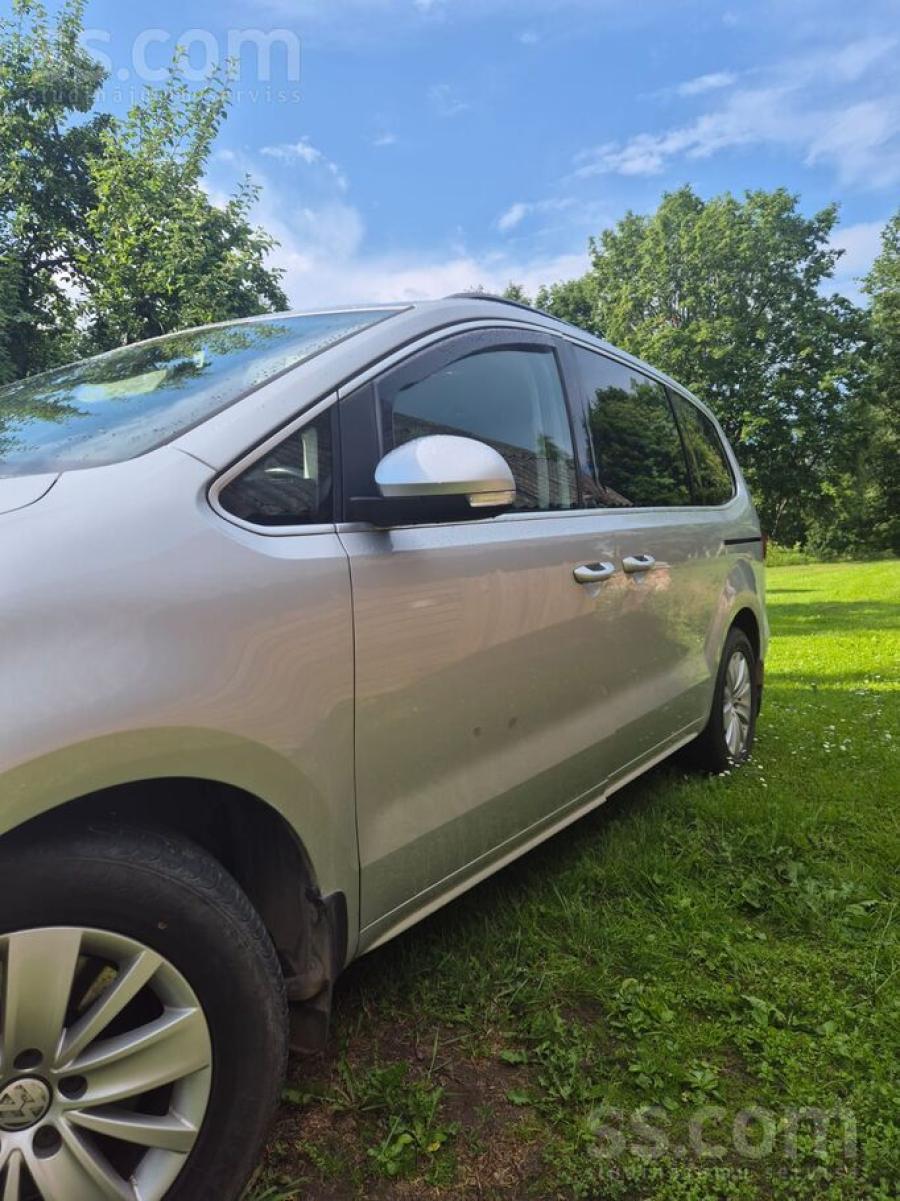 Pelēks Volkswagen Sharan 2012 Aizkraukle, ar dzinēja tilpumu 2.00 L un nobraukumu 320 tūkst. km par 5250 €, foto 1 vietnē AUTOMOTO.COM.LV