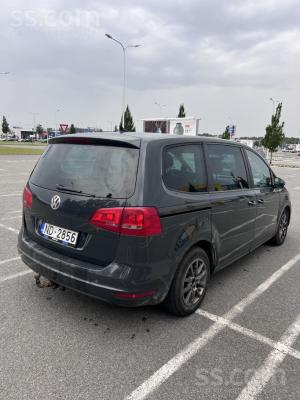 Pelēks Volkswagen Sharan 2012 Rīga, ar dzinēja tilpumu 2.00 L un nobraukumu 389 tūkst. km par 4900 €, foto 6 vietnē AUTOMOTO.COM.LV