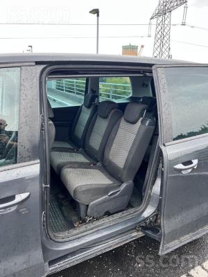 Pelēks Volkswagen Sharan 2012 Rīga, ar dzinēja tilpumu 2.00 L un nobraukumu 389 tūkst. km par 4900 €, foto 10 vietnē AUTOMOTO.COM.LV