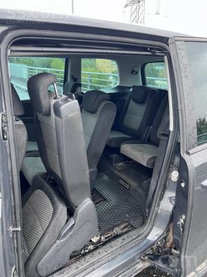 Pelēks Volkswagen Sharan 2012 Rīga, ar dzinēja tilpumu 2.00 L un nobraukumu 389 tūkst. km par 4900 €, foto 11 vietnē AUTOMOTO.COM.LV