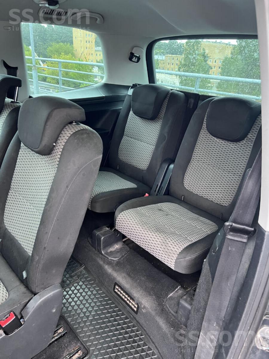 Pelēks Volkswagen Sharan 2012 Rīga, ar dzinēja tilpumu 2.00 L un nobraukumu 389 tūkst. km par 4900 €, foto 12 vietnē AUTOMOTO.COM.LV