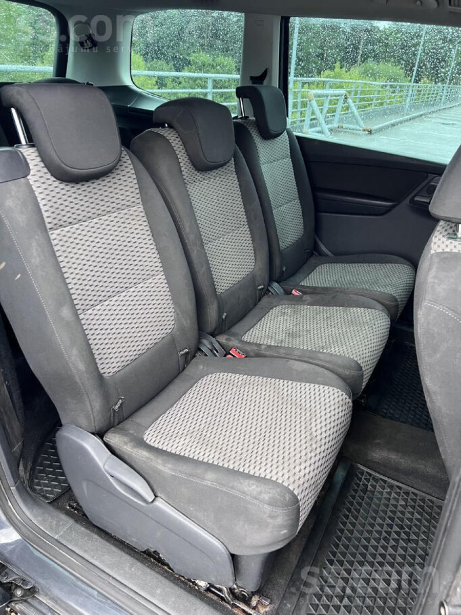 Pelēks Volkswagen Sharan 2012 Rīga, ar dzinēja tilpumu 2.00 L un nobraukumu 389 tūkst. km par 4900 €, foto 14 vietnē AUTOMOTO.COM.LV