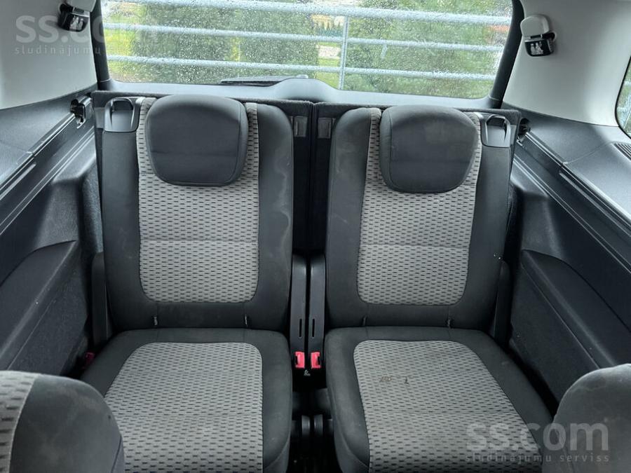 Pelēks Volkswagen Sharan 2012 Rīga, ar dzinēja tilpumu 2.00 L un nobraukumu 389 tūkst. km par 4900 €, foto 17 vietnē AUTOMOTO.COM.LV