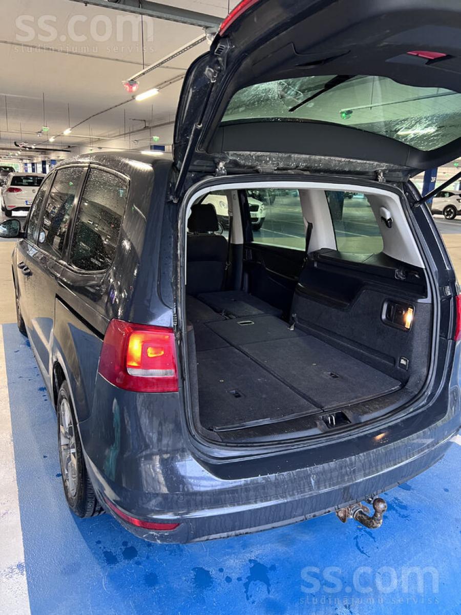 Pelēks Volkswagen Sharan 2012 Rīga, ar dzinēja tilpumu 2.00 L un nobraukumu 389 tūkst. km par 4900 €, foto 28 vietnē AUTOMOTO.COM.LV