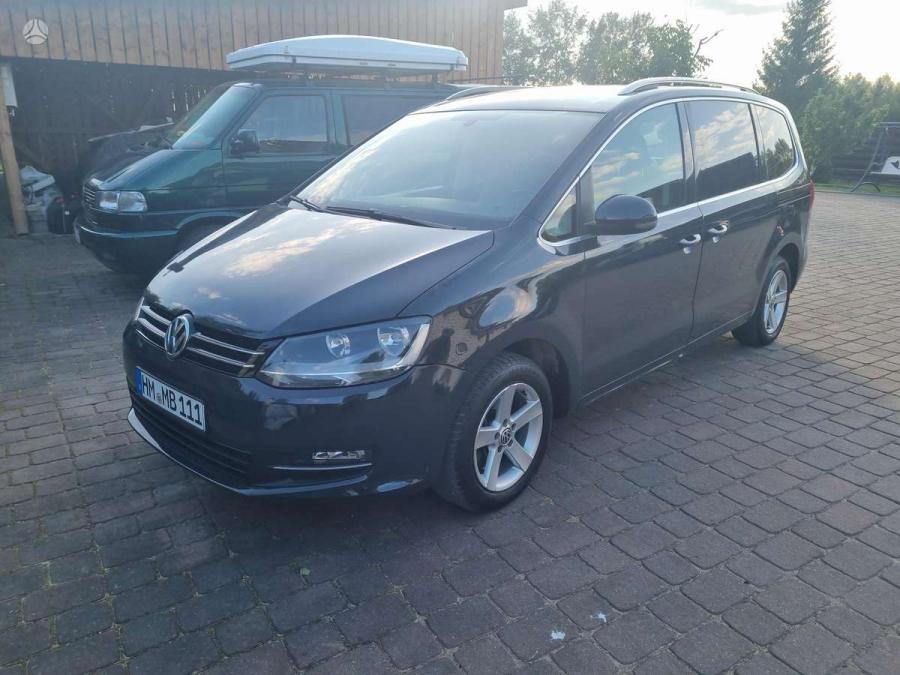 Grey Volkswagen Sharan 2012 in Utena, with an engine capacity of 1.97 L and mileage of 368 thousand km for 6150 €, photo 1 on AUTOMOTO.COM.LV