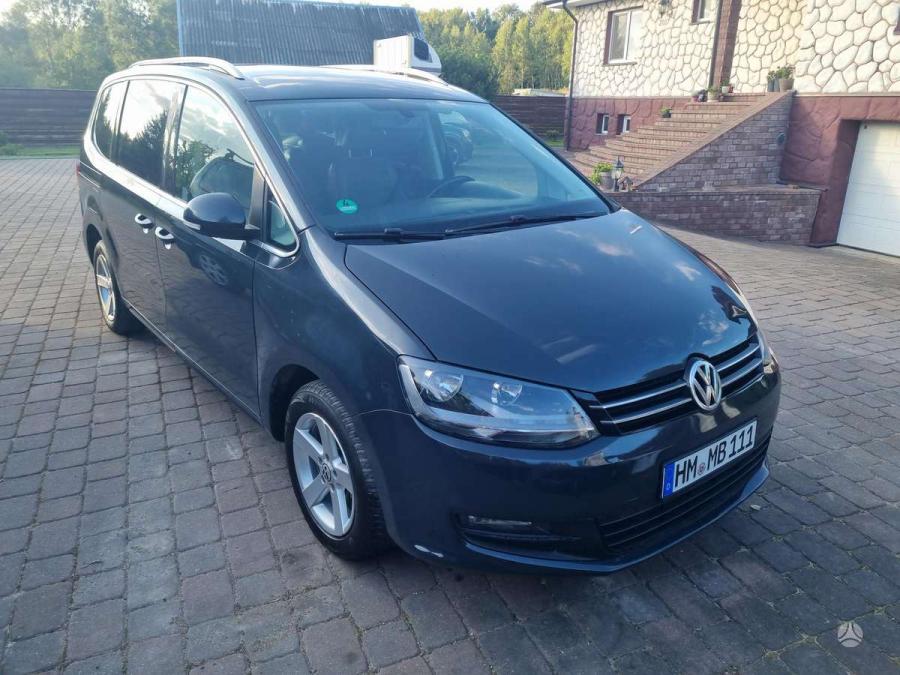 Grey Volkswagen Sharan 2012 in Utena, with an engine capacity of 1.97 L and mileage of 368 thousand km for 6150 €, photo 4 on AUTOMOTO.COM.LV