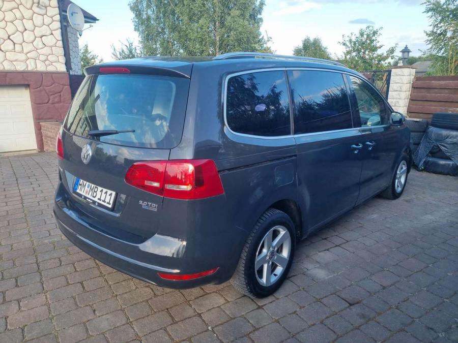 Grey Volkswagen Sharan 2012 in Utena, with an engine capacity of 1.97 L and mileage of 368 thousand km for 6150 €, photo 7 on AUTOMOTO.COM.LV