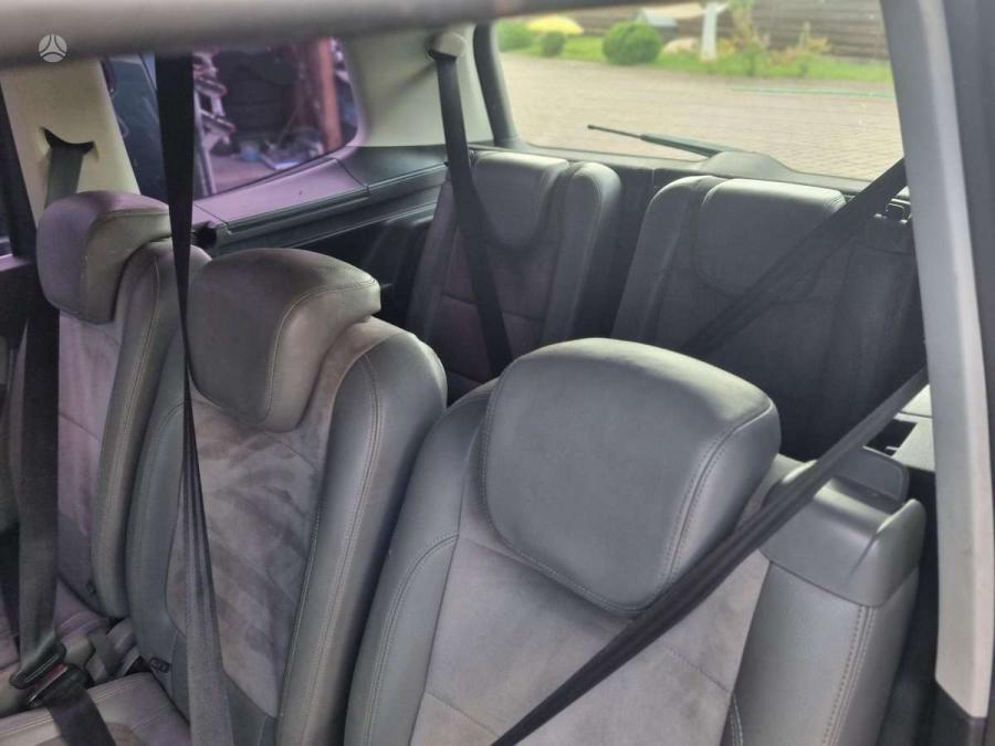 Grey Volkswagen Sharan 2012 in Utena, with an engine capacity of 1.97 L and mileage of 368 thousand km for 6150 €, photo 14 on AUTOMOTO.COM.LV