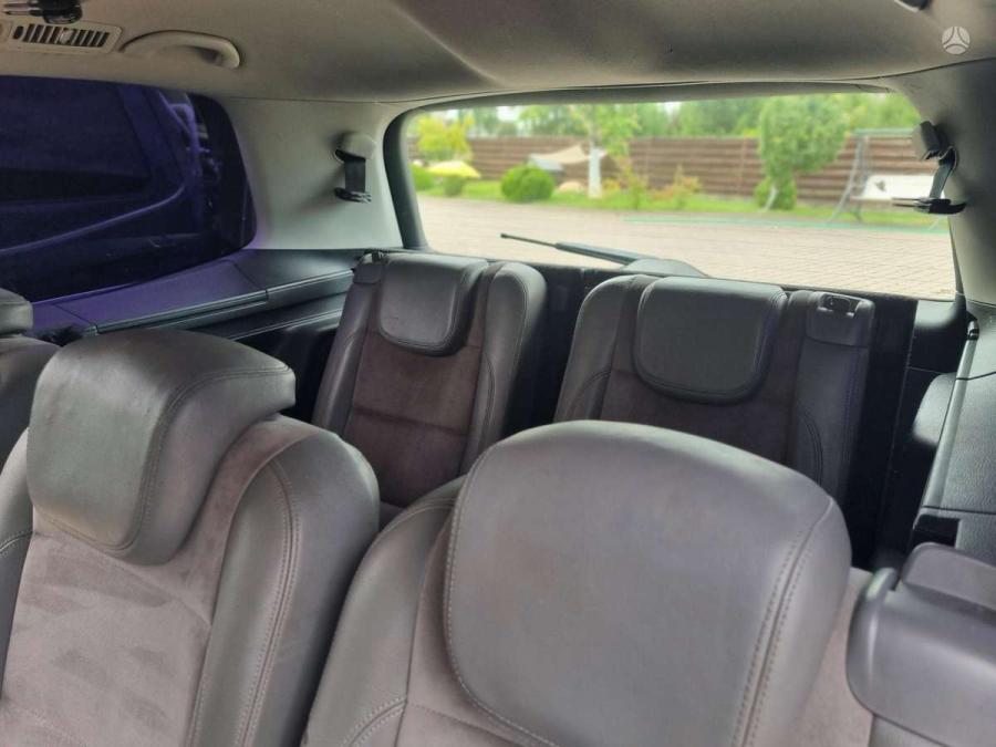 Grey Volkswagen Sharan 2012 in Utena, with an engine capacity of 1.97 L and mileage of 368 thousand km for 6150 €, photo 15 on AUTOMOTO.COM.LV