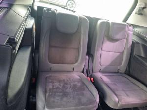 Grey Volkswagen Sharan 2012 in Utena, with an engine capacity of 1.97 L and mileage of 368 thousand km for 6150 €, photo 16 on AUTOMOTO.COM.LV
