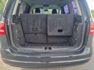Grey Volkswagen Sharan 2012 in Utena, with an engine capacity of 1.97 L and mileage of 368 thousand km for 6150 €, photo 17 on AUTOMOTO.COM.LV