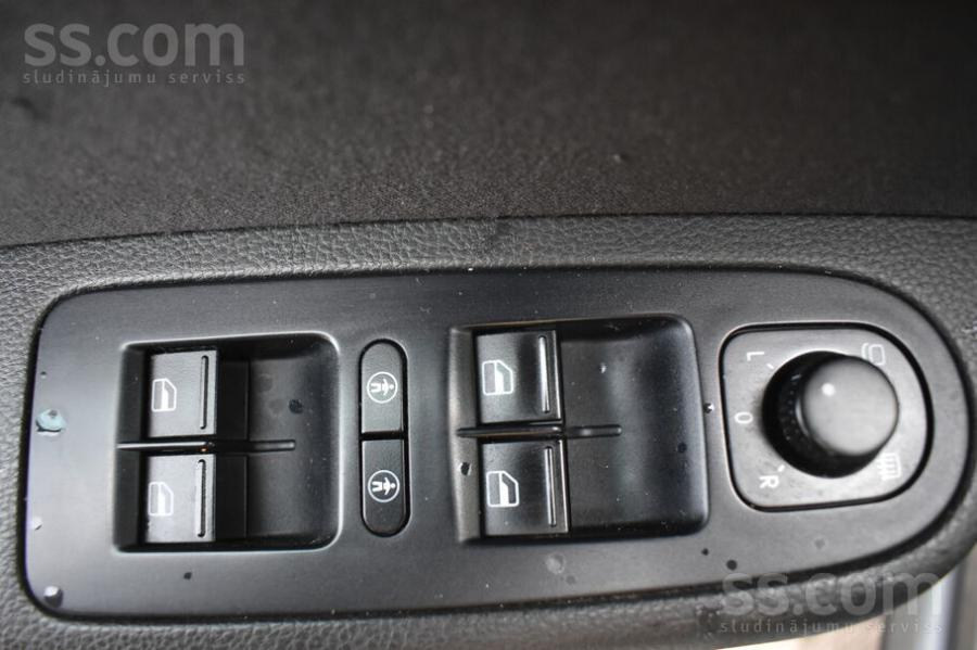Pelēks Volkswagen Sharan 2012 Talsi, ar dzinēja tilpumu 2.00 L un nobraukumu 230 tūkst. km par 8800 €, foto 16 vietnē AUTOMOTO.COM.LV