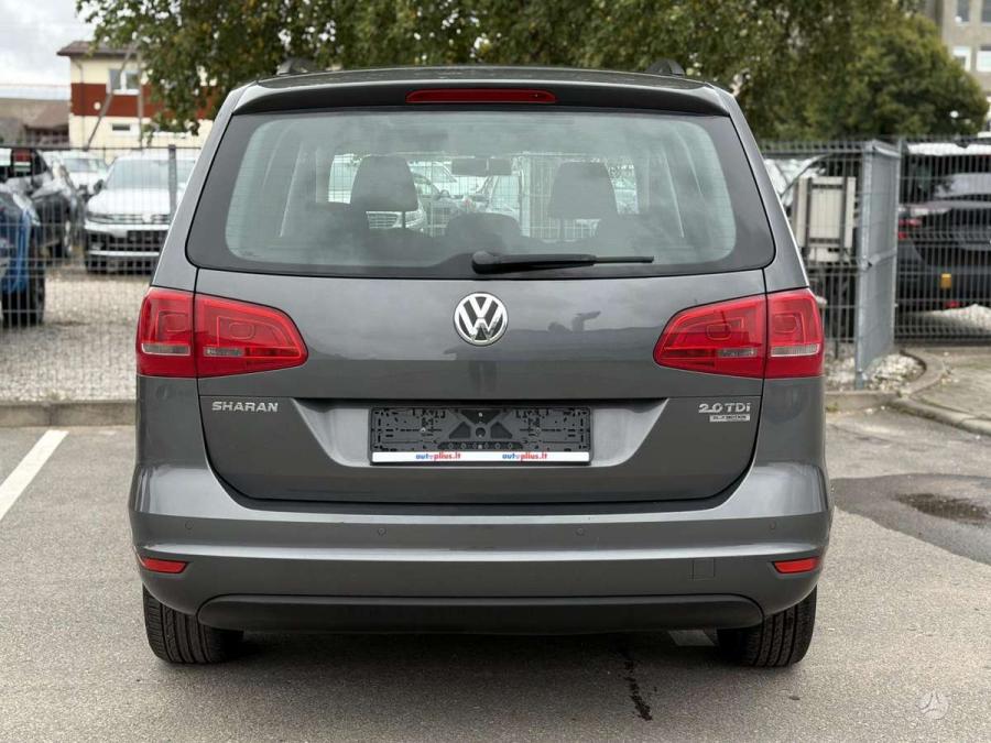 Pelēks Volkswagen Sharan 2012 Kretinga, ar dzinēja tilpumu 1.97 L un nobraukumu 214 tūkst. km par 7800 €, foto 8 vietnē AUTOMOTO.COM.LV
