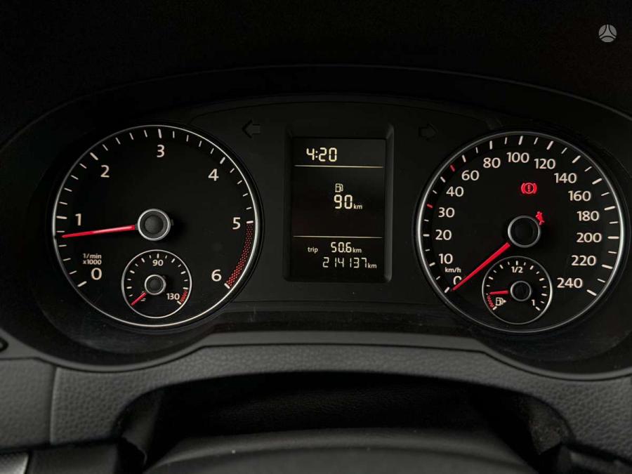 Pelēks Volkswagen Sharan 2012 Kretinga, ar dzinēja tilpumu 1.97 L un nobraukumu 214 tūkst. km par 7800 €, foto 20 vietnē AUTOMOTO.COM.LV
