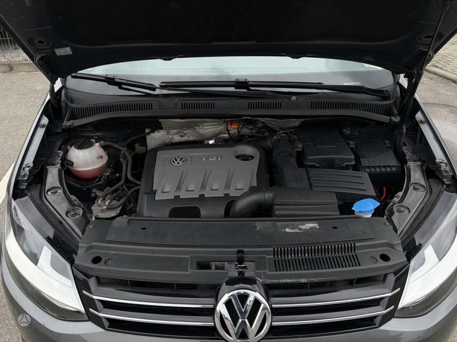 Pelēks Volkswagen Sharan 2012 Kretinga, ar dzinēja tilpumu 1.97 L un nobraukumu 214 tūkst. km par 7800 €, foto 26 vietnē AUTOMOTO.COM.LV