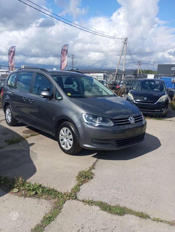 Grey Volkswagen Sharan 2012 in Kaunas, with an engine capacity of 1.97 L and mileage of 220 thousand km for 5850 €, photo 3 on AUTOMOTO.COM.LV