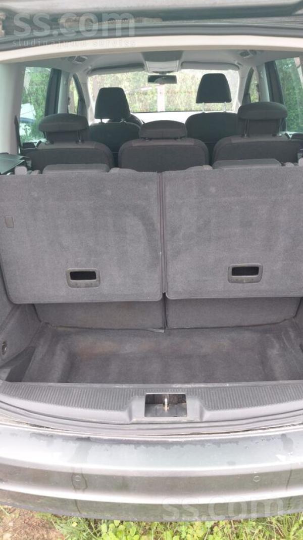 Volkswagen Sharan 2012 Liepāja vietnē Pelēks Volkswagen Sharan 2012 Liepāja, ar dzinēja tilpumu 2.00 L un nobraukumu 581 tūkst. km par 4200 €, foto 9 vietnē AUTOMOTO.COM.LV