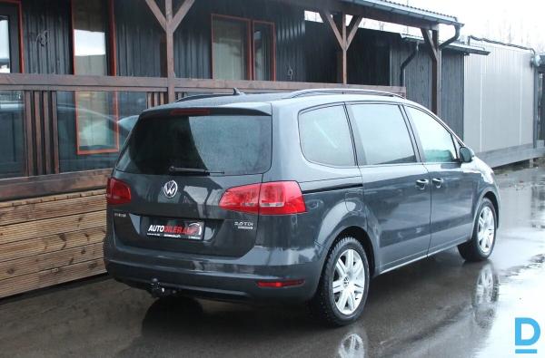 Pelēks Volkswagen Sharan 2013 Rīga, ar dzinēja tilpumu 2.00 L un nobraukumu 298 tūkst. km par 5950 €, foto 4 vietnē AUTOMOTO.COM.LV