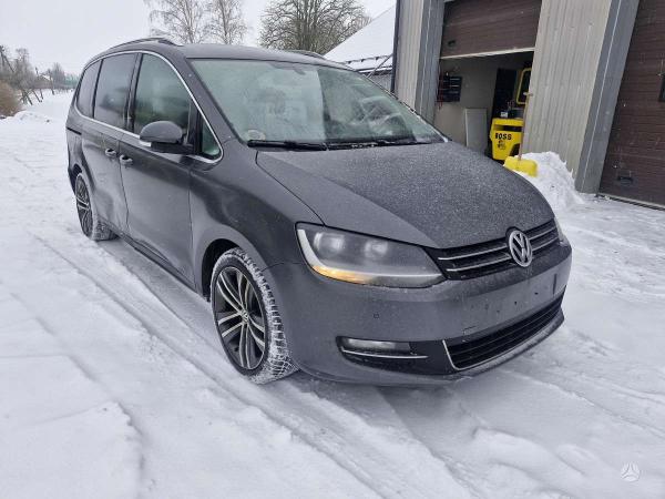 Pelēks Volkswagen Sharan 2013 Marijampole, ar dzinēja tilpumu 1.97 L un nobraukumu 480 tūkst. km par 4600 €, foto 2 vietnē AUTOMOTO.COM.LV