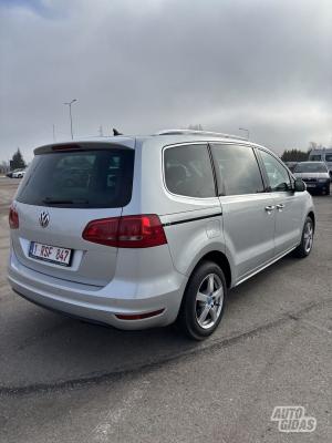 Pelēks Volkswagen Sharan 2013 Vilkaviškis, ar dzinēja tilpumu 2.00 L un nobraukumu 298 tūkst. km par 8500 €, foto 5 vietnē AUTOMOTO.COM.LV