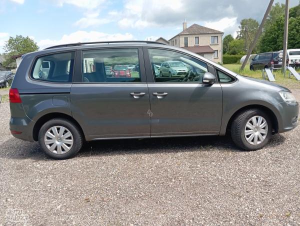Pelēks Volkswagen Sharan 2013 Šakiai, ar dzinēja tilpumu 1.40 L un nobraukumu 193 tūkst. km par 7500 €, foto 4 vietnē AUTOMOTO.COM.LV