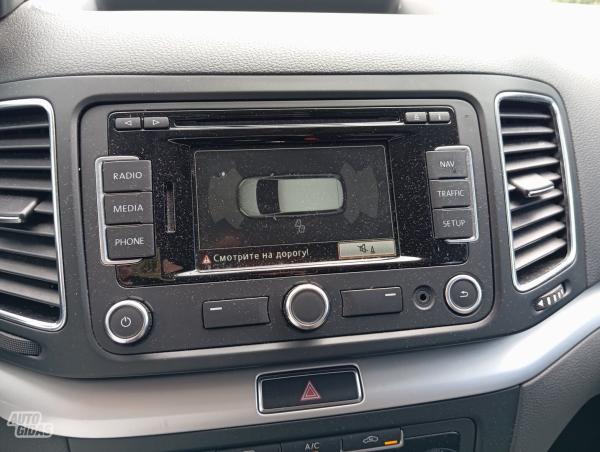 Pelēks Volkswagen Sharan 2013 Šakiai, ar dzinēja tilpumu 1.40 L un nobraukumu 193 tūkst. km par 7500 €, foto 9 vietnē AUTOMOTO.COM.LV