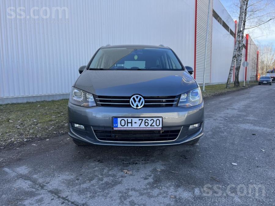 Grey Volkswagen Sharan 2013 in Riga, with an engine capacity of 2.00 L and mileage of 285 thousand km for 8450 €, photo 3 on AUTOMOTO.COM.LV