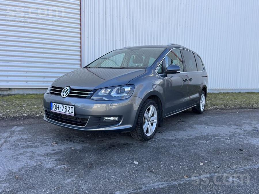 Grey Volkswagen Sharan 2013 in Riga, with an engine capacity of 2.00 L and mileage of 285 thousand km for 8450 €, photo 4 on AUTOMOTO.COM.LV