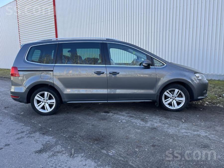 Grey Volkswagen Sharan 2013 in Riga, with an engine capacity of 2.00 L and mileage of 285 thousand km for 8450 €, photo 9 on AUTOMOTO.COM.LV